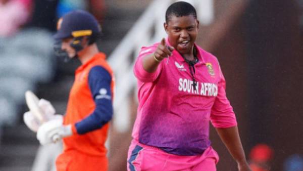 சிஎஸ்கே மாற்று வீரர் சிசாண்டா மகாலா அபாரம்.. தனி ஆளாக பவுலிங்கில் ...